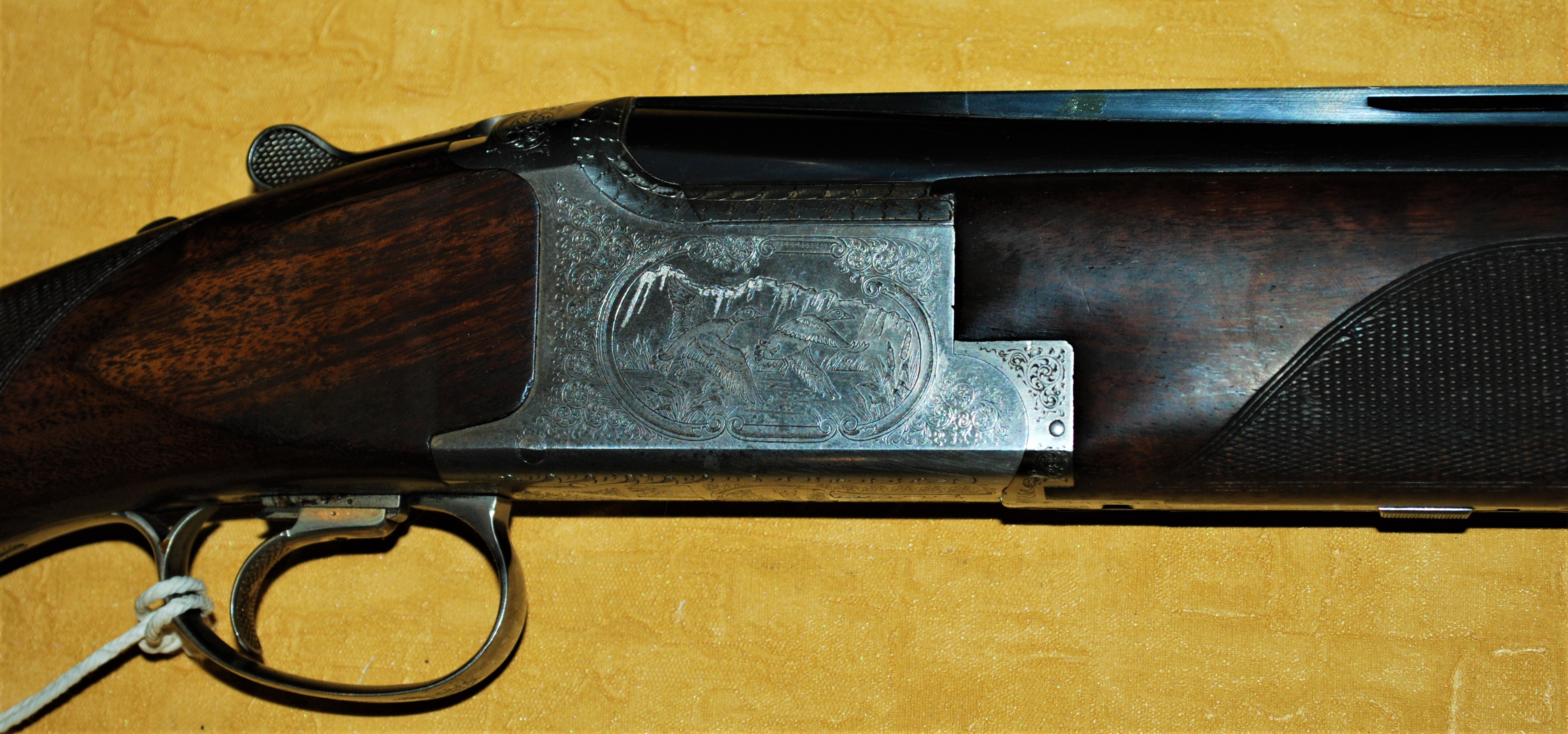 BROWNING 12G OVER AND UNDER SHOTGUN. - Emma Custom Rifles