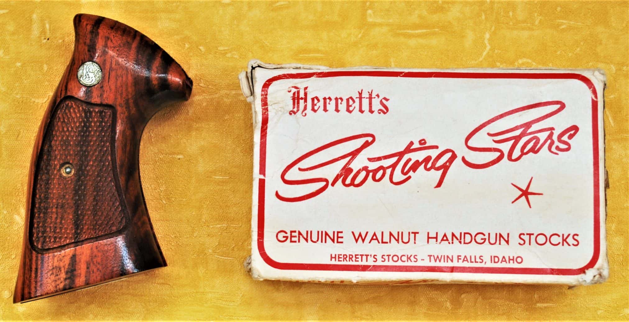 HERRETTS WALNUT REVOLVER / PISTOL HAND GRIPS. - Emma Custom Rifles