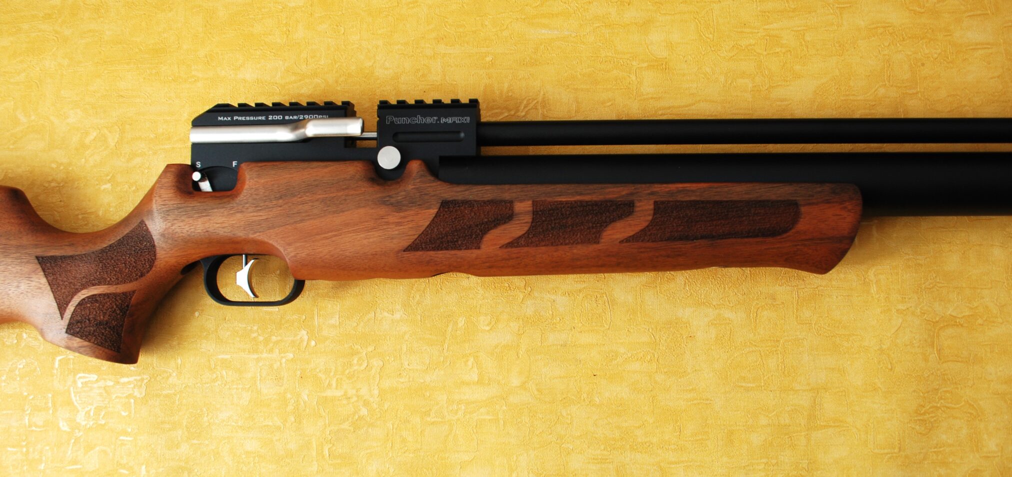 KRAL ARMS PUNCHER WALNUT PCP AIR RIFLE - Emma Custom Rifles