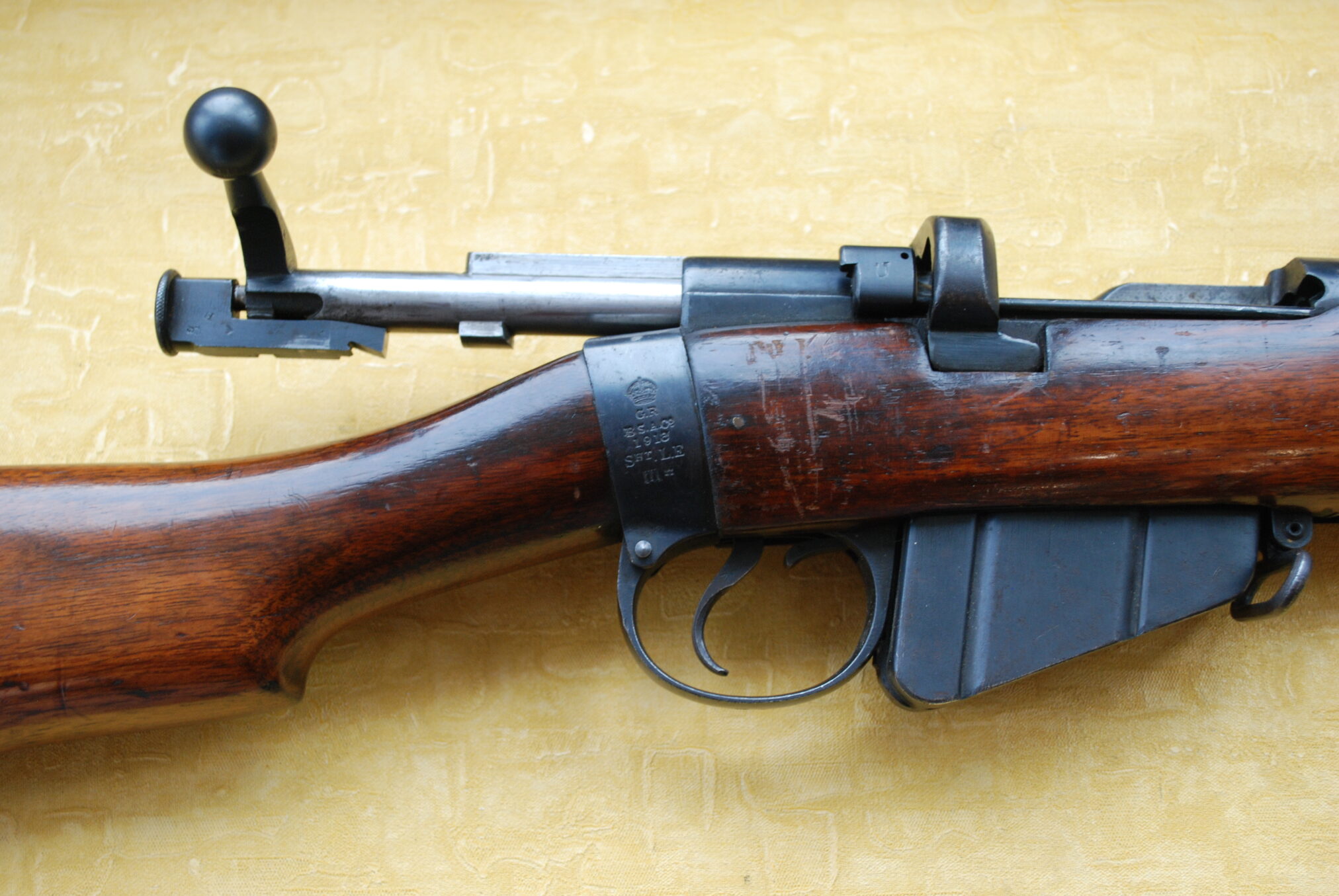LEE ENFIELD / SMLE .303 BOLT ACTION RIFLE. - Emma Custom Rifles